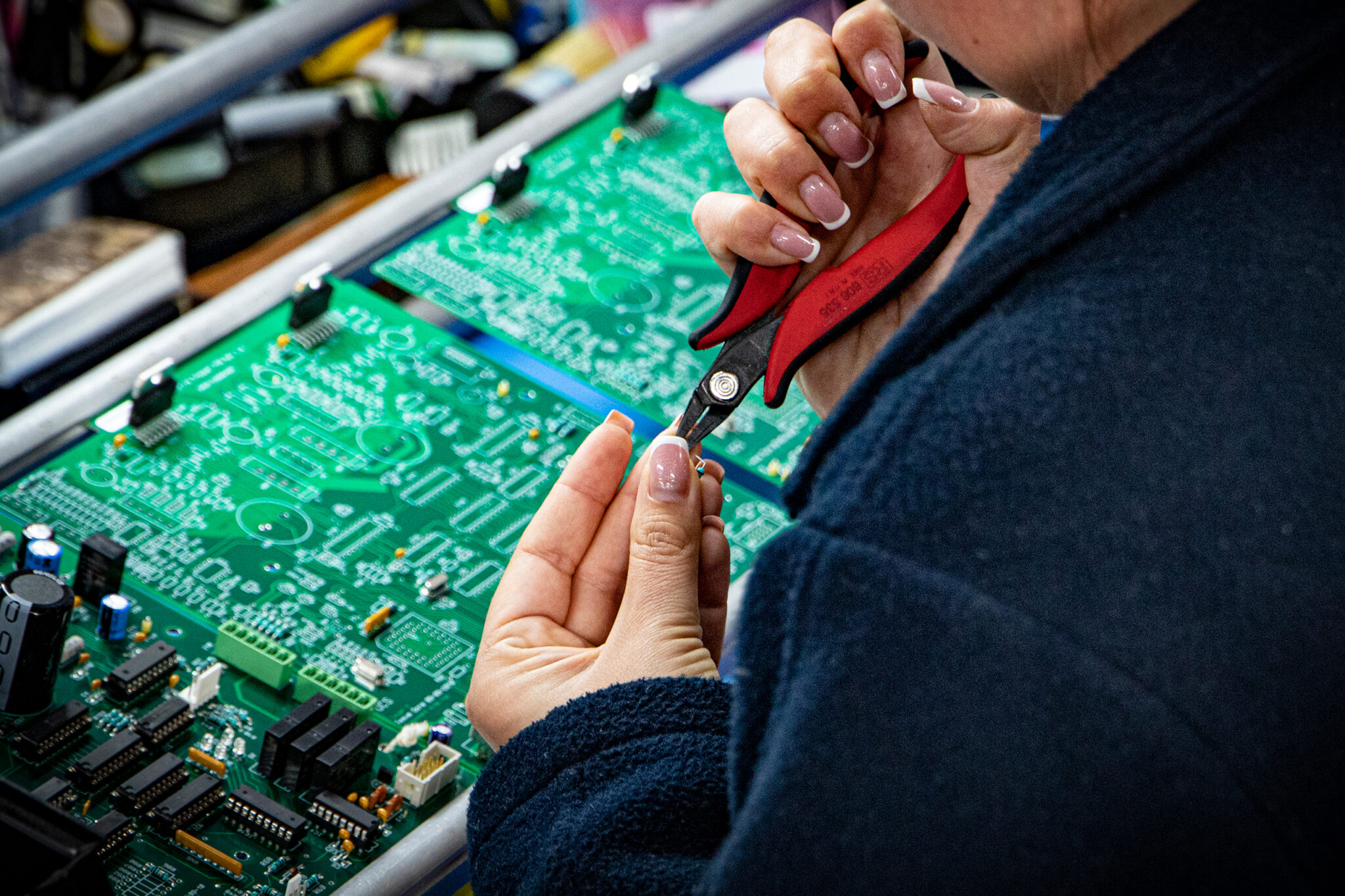 Active-PCB - flexible contract electronics manufacturing